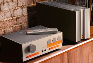 QUAD 2024 Editions Of The 33 Preamp And 303 Power Amp - From Vinyl To ...